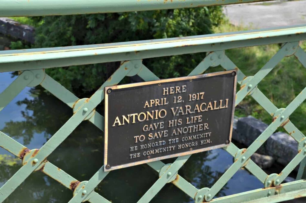 Seneca Falls: George Bailey's (It's a Wonderful Life) Bridge