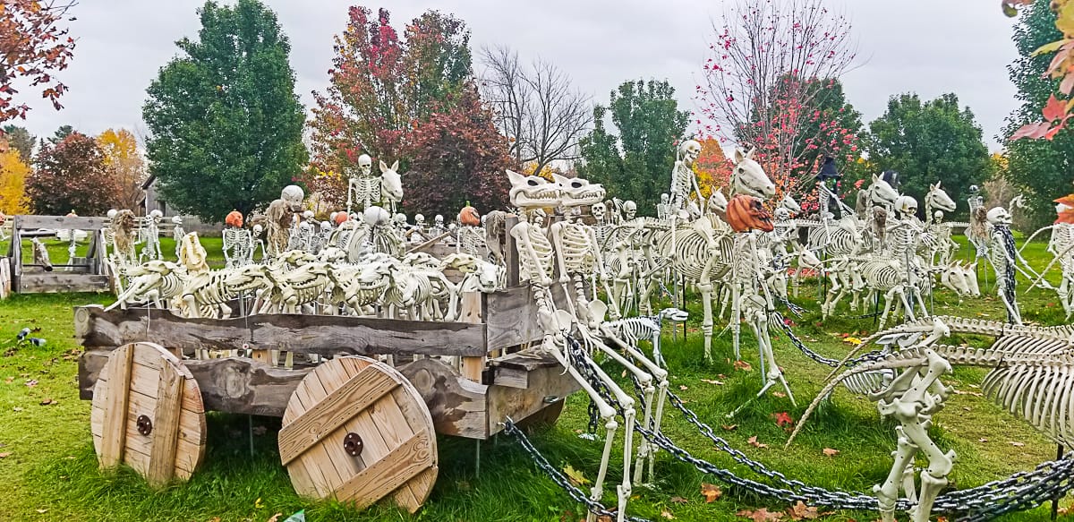 Housel's Haunted House- The Upstate Halloween Display You Need to See
