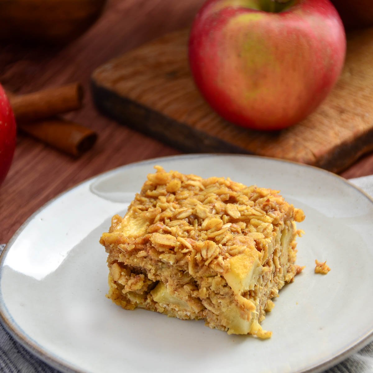 Amish-Style Apple Cinnamon Baked Oatmeal